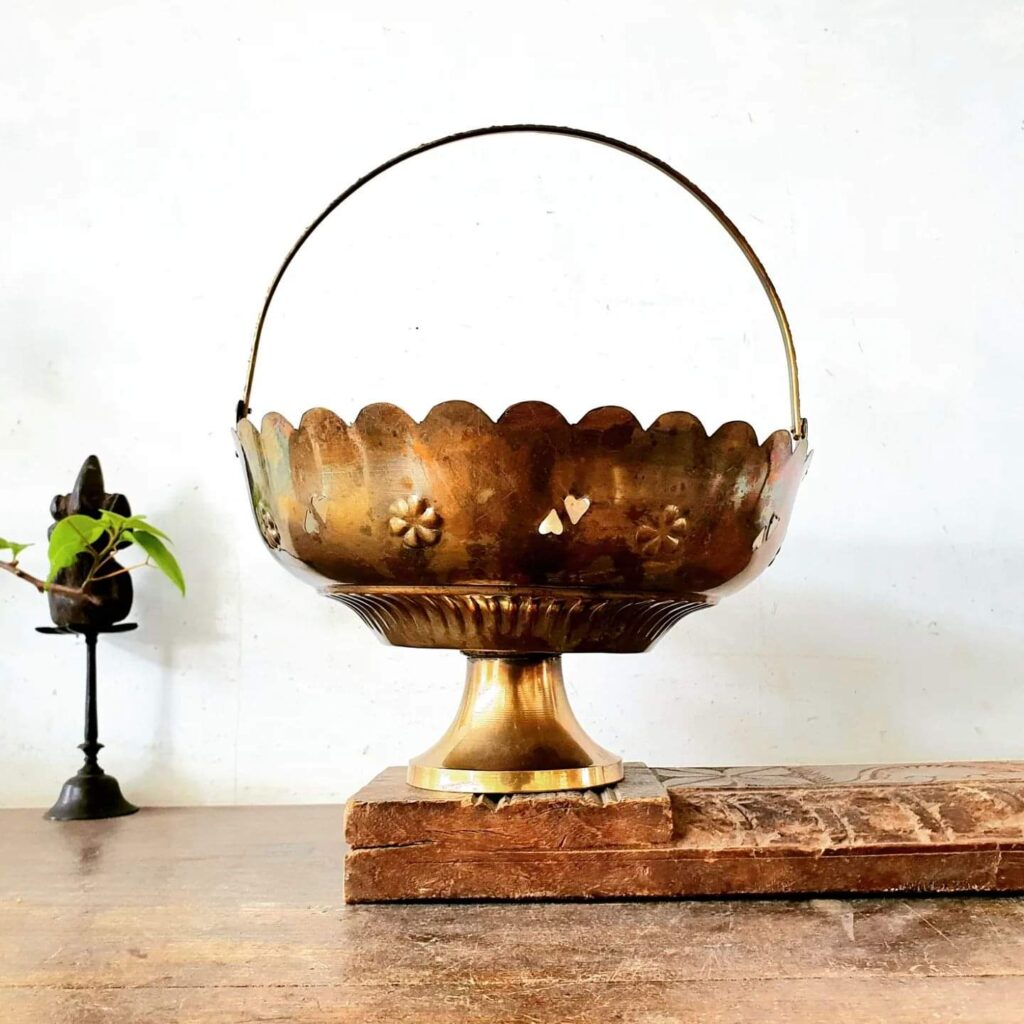 Kamala Poo koodai with holder - Indian Antique Quest