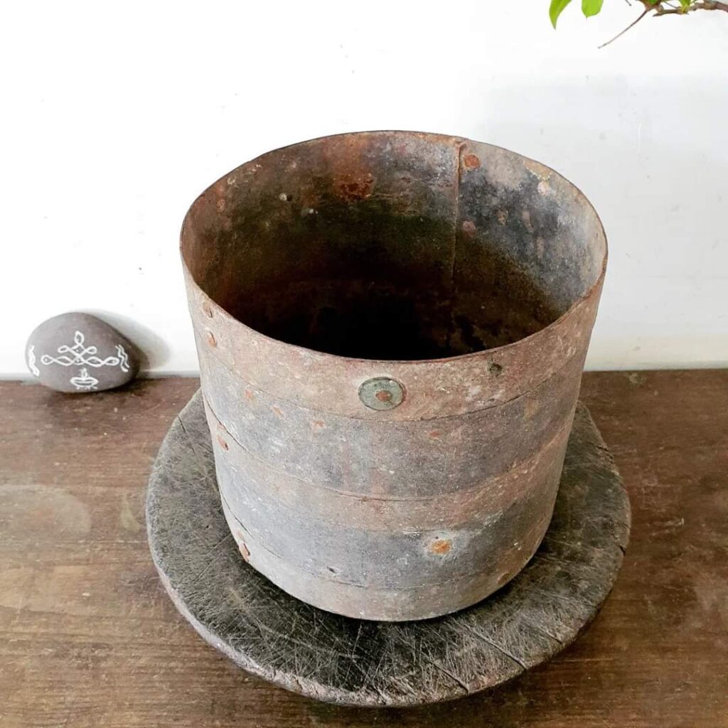 Traditional vallam iron grain measure - Indian Antique Quest
