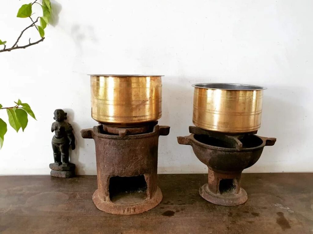 Brass Raja Rani Vari Adukku Pathiram - Indian Antique Quest