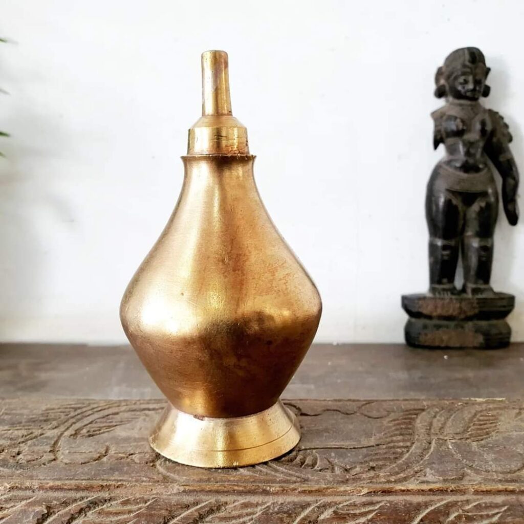 Vintage brass Kuthu Kamba Kolop/ Kerosene lamp - Indian Antique Quest