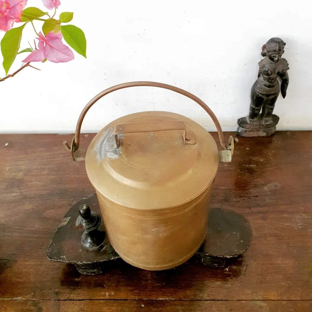 Restored brass Elai kaadu thooku - Indian Antique Quest