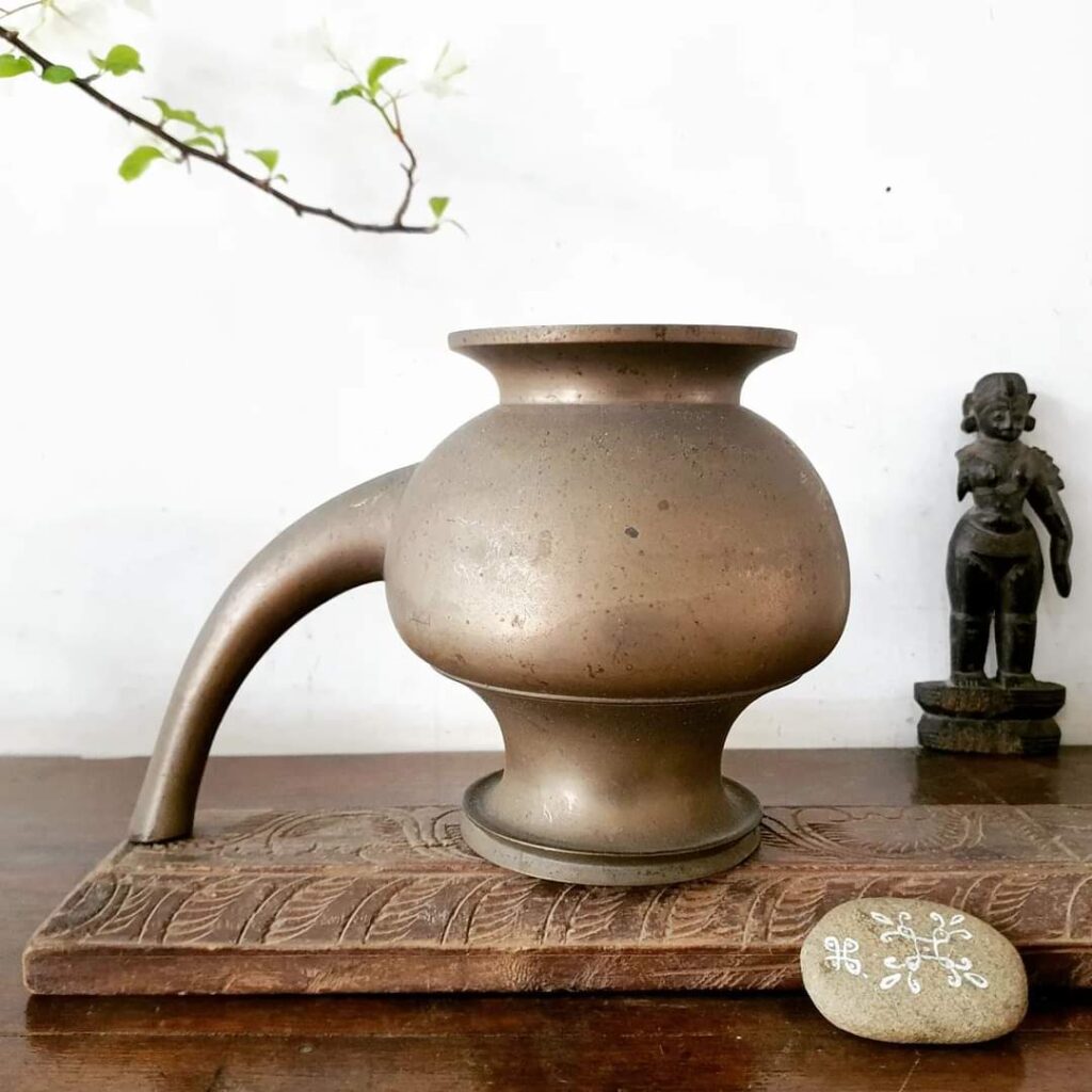 Kerala classic Vellottu Varpu Vatta Kindi - Indian Antique Quest