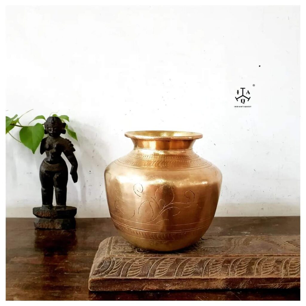 Auspicious mandarai malar kalasa sombhu/ Floral etched holy water ...