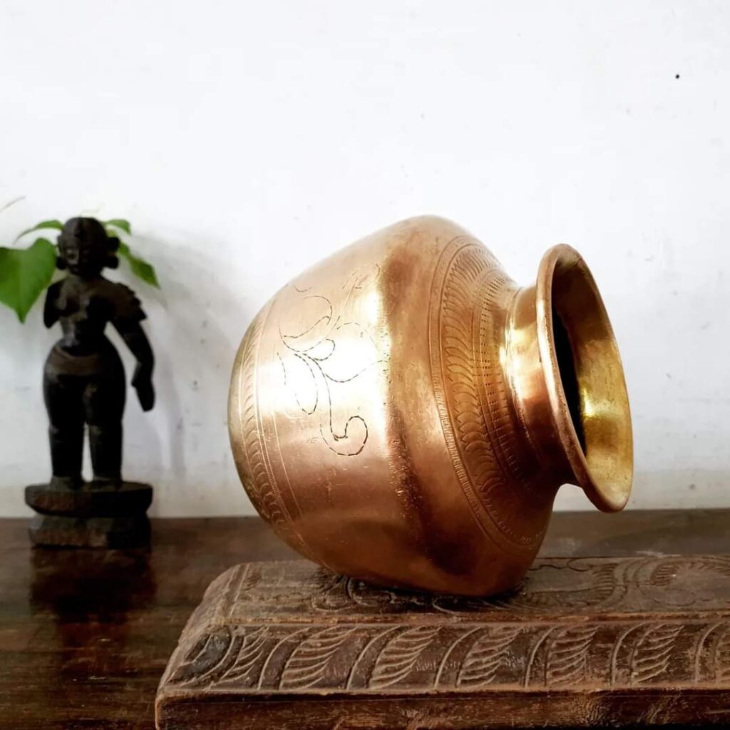 Auspicious mandarai malar kalasa sombhu/ Floral etched holy water ...
