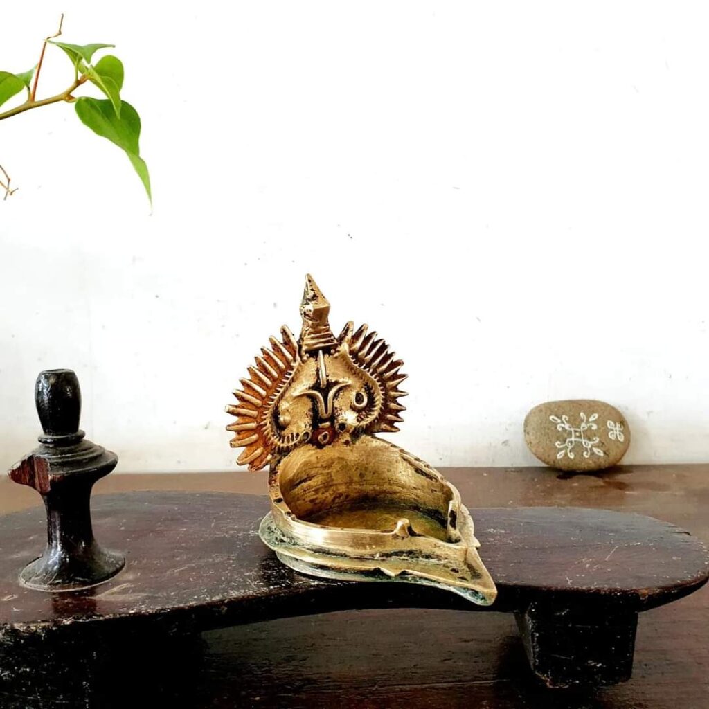 Soorya Chandra Perumal naama vilakku/ Vaishnavaites Sun moon Vishnu ...