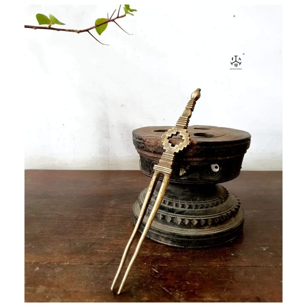 Step loop twin prong Mykodhi/ Myerkodhi/ Hair untangler - Indian ...