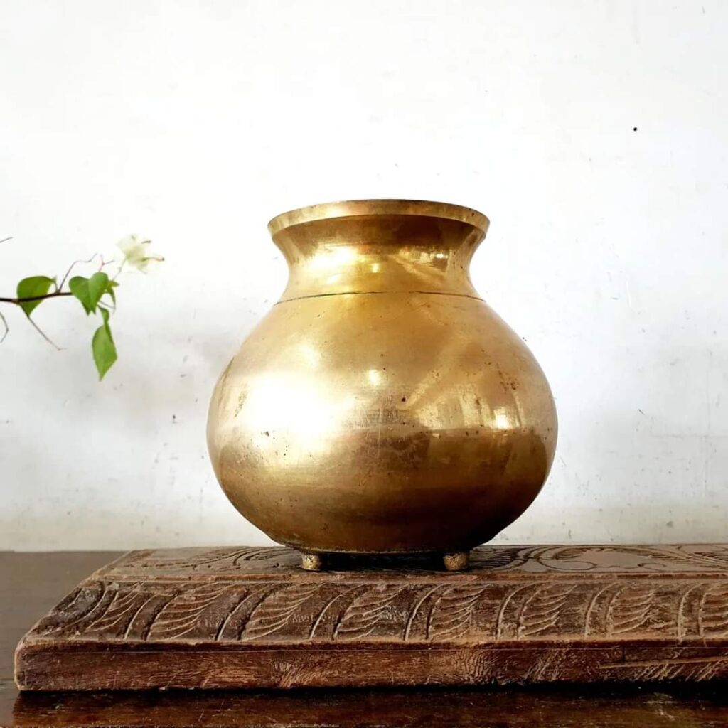 Surai mondhai kuduvai from kerala - Indian Antique Quest