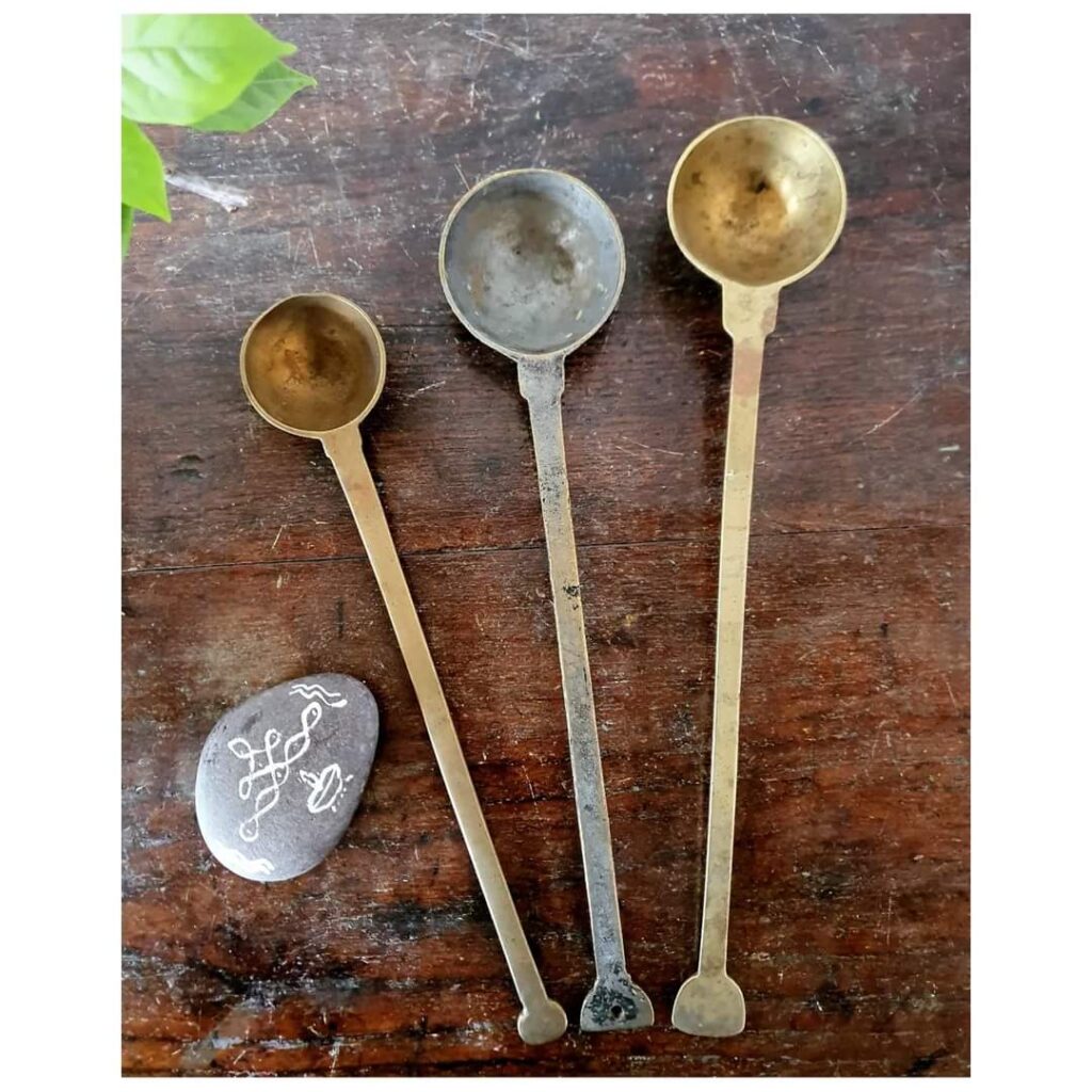 Bronze round ladle assorted set of three servers - Indian Antique Quest