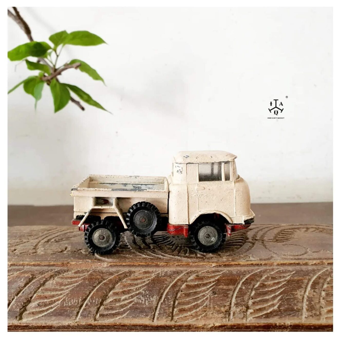 Iconic Truck model FC 150 first generation Die Cast scale miniature ...