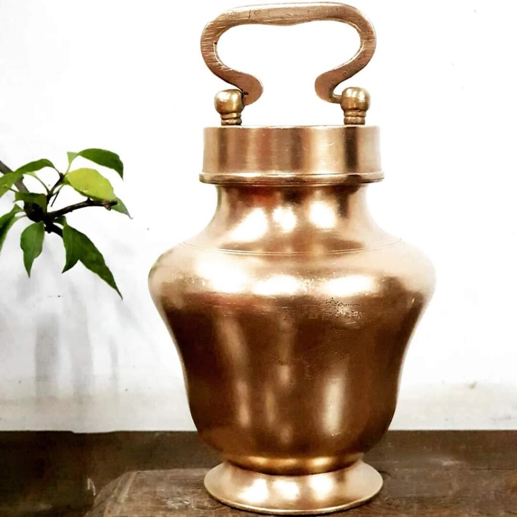 Mundiri kooja with original tumbler inside - Indian Antique Quest