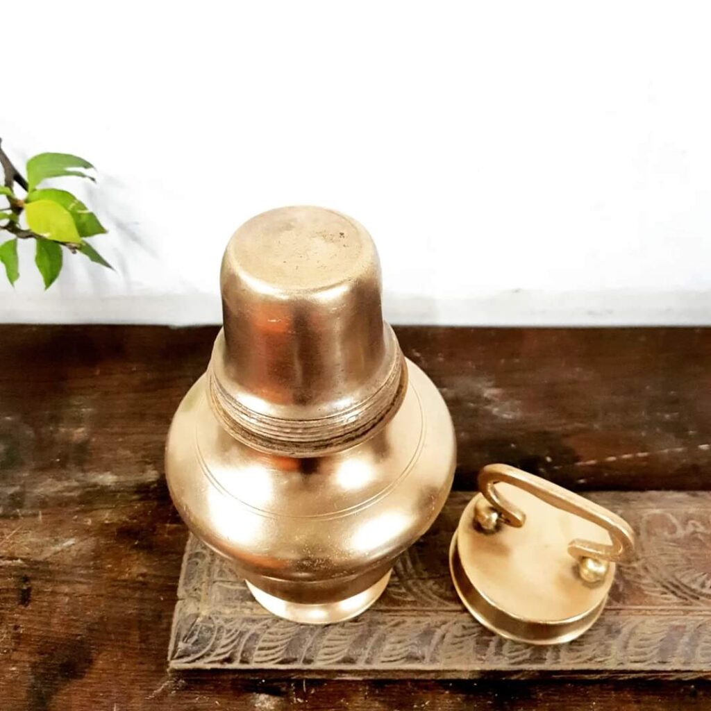Mundiri kooja with original tumbler inside - Indian Antique Quest