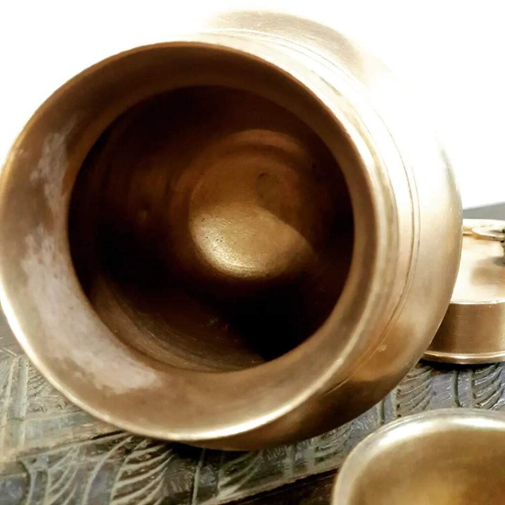 Mundiri kooja with original tumbler inside - Indian Antique Quest